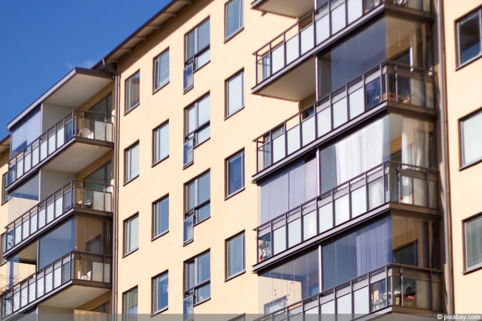 Balkonverglasung | Kosten & Preise mit denen Sie rechnen müssen - Hausgarten.net