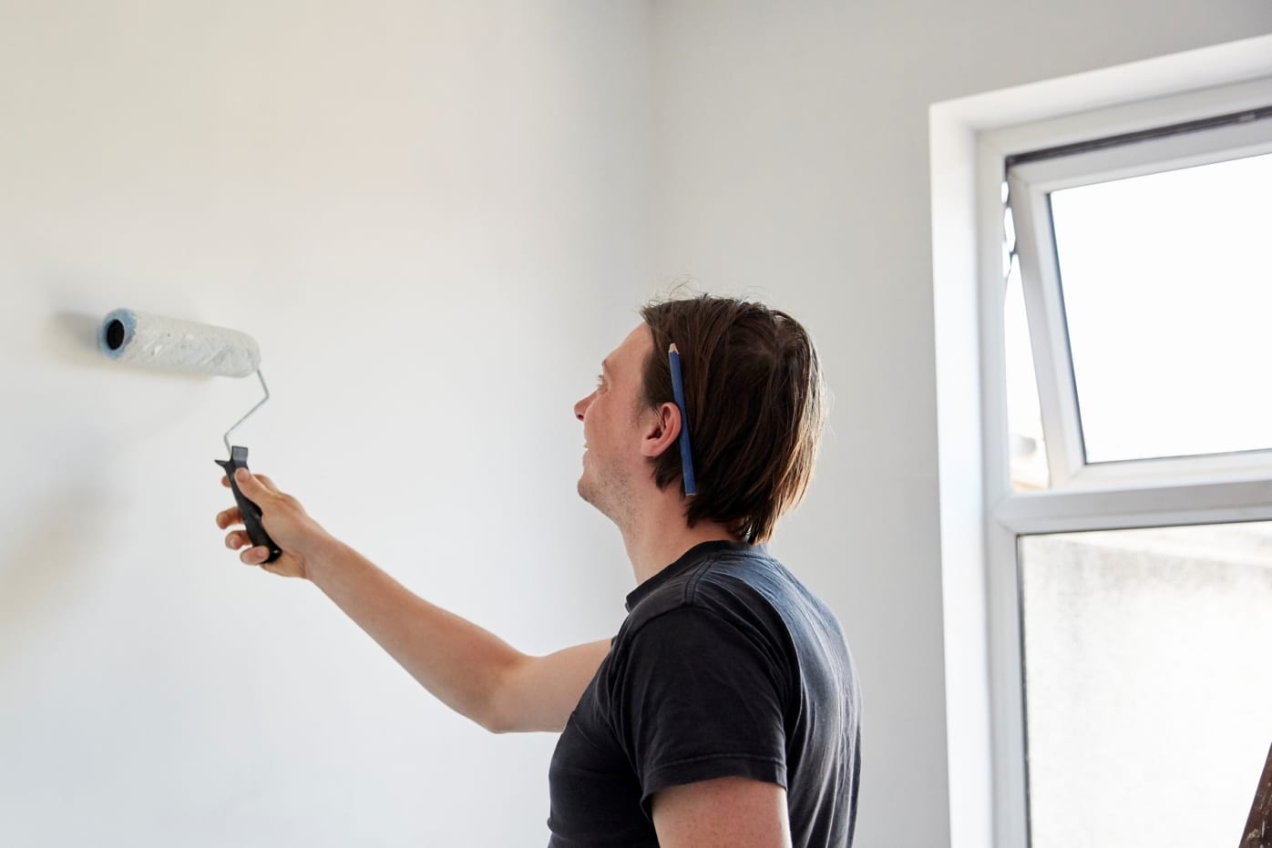 Postelegantes Beim Streichen Fenster Auf Oder Zu Fotos